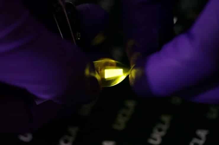 Scientists Develop Stretchy and Foldable OLED Screen